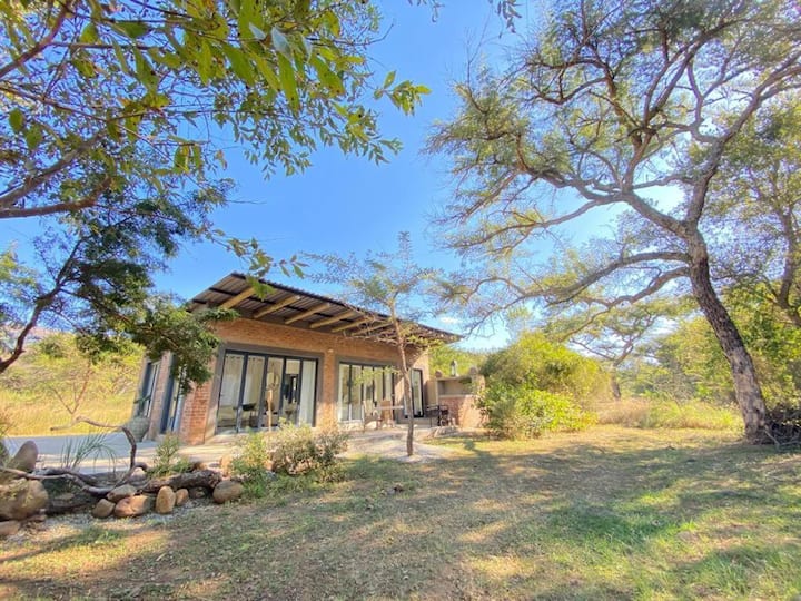Crocodile Sands River - King Rooms - Schoemanskloof