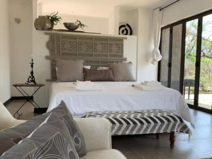 Crocodile Sands River - Honeymoon Suite - Schoemanskloof