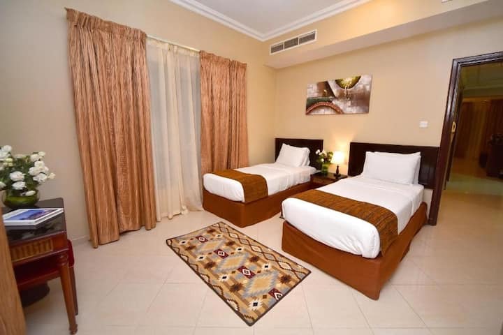Three Bedroom Apartment Near Al Khan Beach - Sharjah