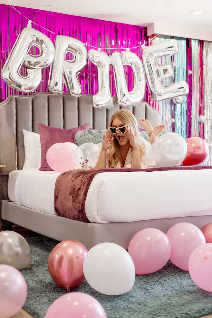 Scottsdale Border I Bachelorette House I Pool Fun - Sacred Heart Church - Phoenix