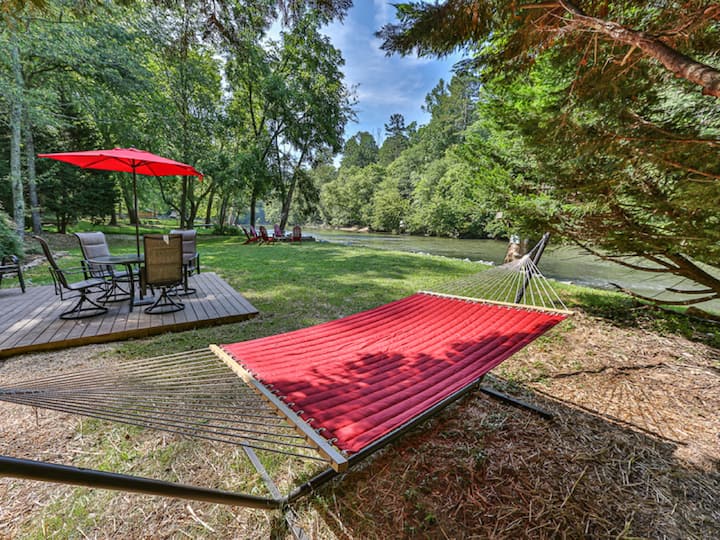 Edgewater Dreams | Coosawattee Riverfront - Ellijay, GA