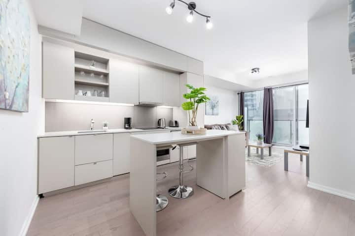 1 Br + Ent District Mtcc Jays - Toronto, ON