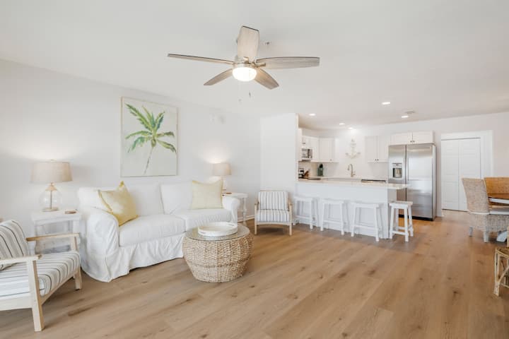 Sand Buckets Unit C, Ocean View Beach Townhouse - Mexico Beach, FL