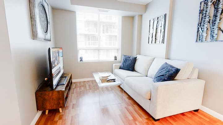 Modern 2-br Condo Dt Toronto - Ontario
