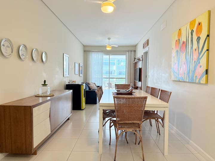 Conforto E Espaço: 3 Quartos Pertinho Do Mar - Florianópolis