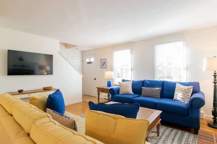 Walk To Buck's Pond, Dog Friendly, Central Ac! - Harwich, MA