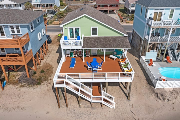Renovated Oceanfront Cottage W Direct Beach Access - Oak Island, NC