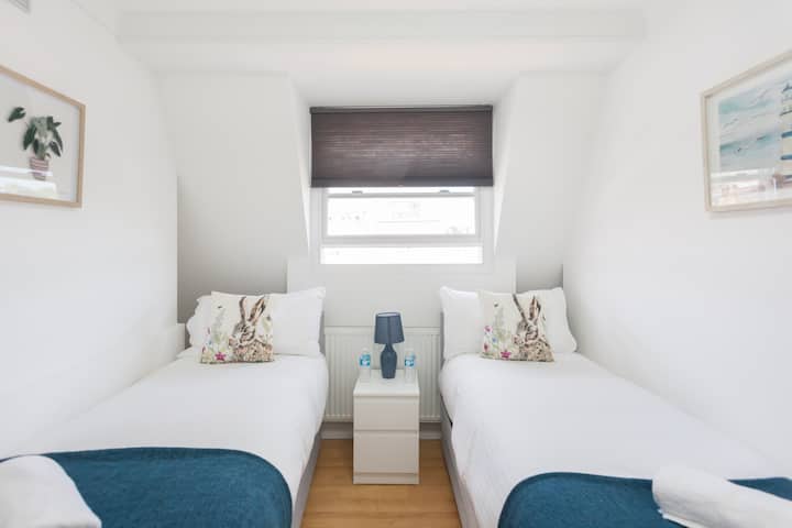 Cosy Family Apartment - Netflix, Next To Station 7 - London