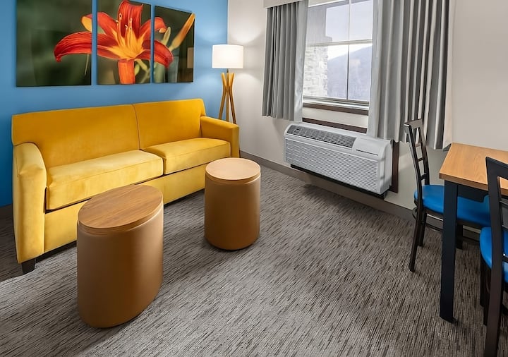 2x Double Queen Suite! Proximity At Its Best - Mount Pocono, PA