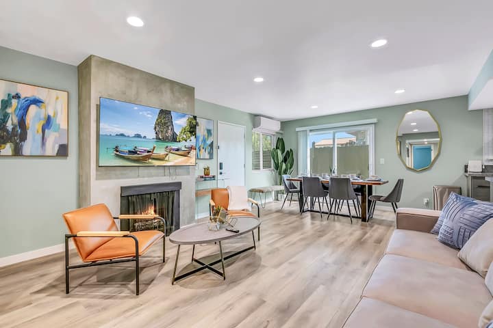 Stay With Sir Living For The Best Experience! - Huntington Beach, CA