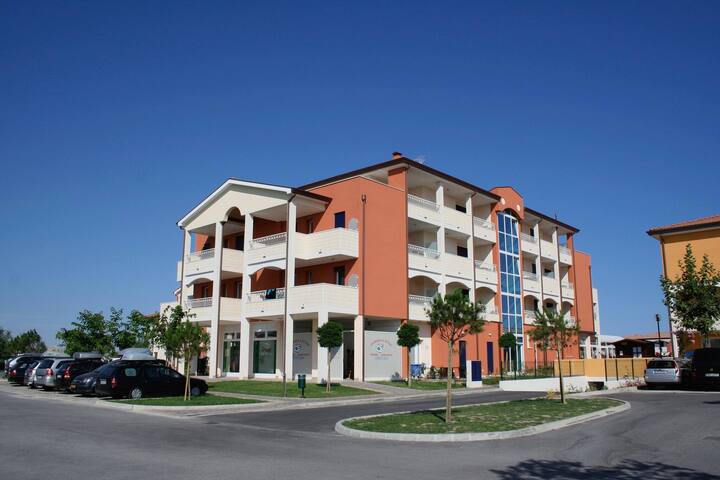 One-bedroom Apartment With Balcony - Eraclea Mare