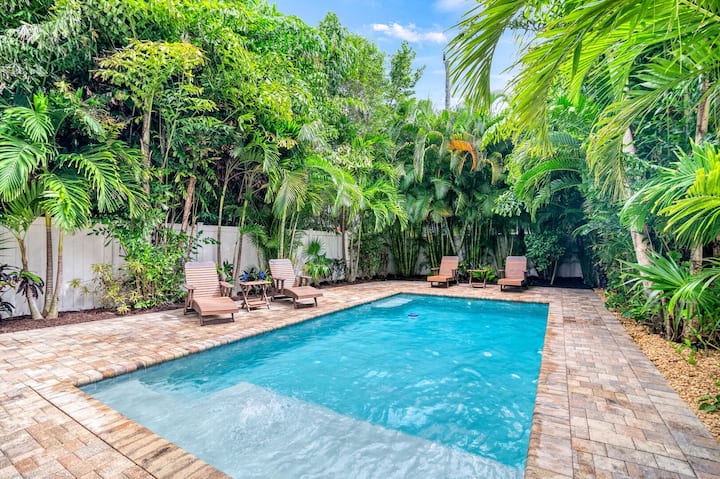 Casa Mahalo | Luxury Home Steps To Sk Village! - Siesta Key, FL