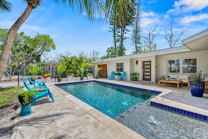 Beach Walk Cottage | Private Pool & Close To Beach - Siesta Key, FL