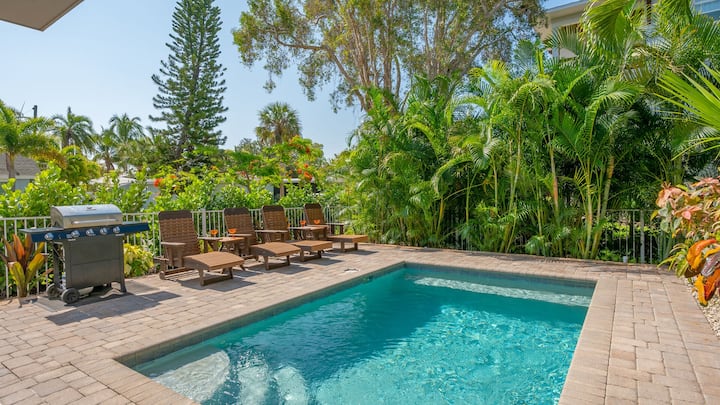 The Conch | Luxury Home Steps To Crescent Beach! - Siesta Key, FL