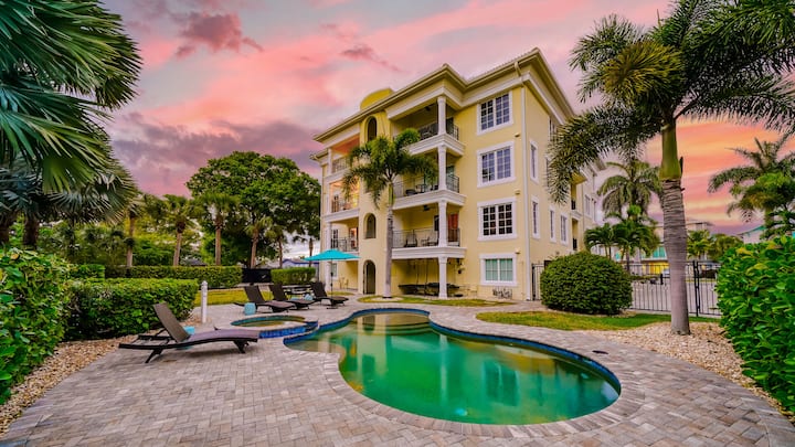 At Sun Sea Terrace | Steps To Siesta Key Beach! - Siesta Key, FL