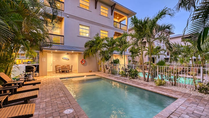 Casa Tegula | Walking Distance To Crescent Beach! - Siesta Key, FL