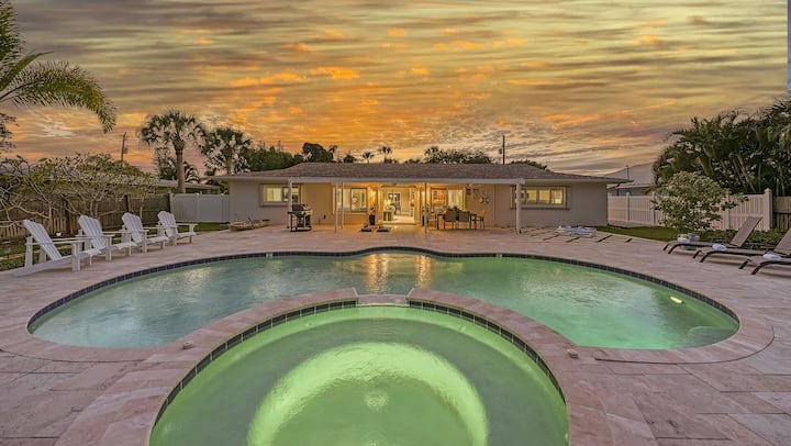 Blu Sky Cottage | Waterfront Home W/ Private Pool - Siesta Key, FL