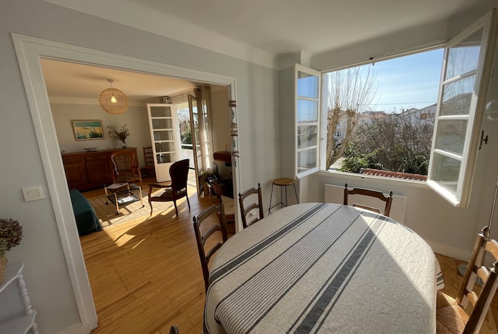 Appartement Avec Terrasse Avec Place De Parking - Arcangues