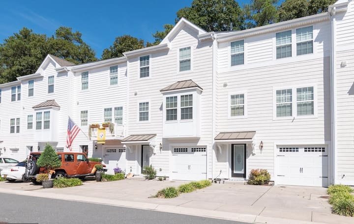 37021 Walk Bike Rehoboth Beach Townhouse Pool Park - Rehoboth Beach, DE