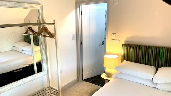 Budget Double En-suite - Saint Just