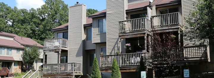 Great Condo Close To Shops & Food - Coopers Rock State Forest, Bruceton Mills