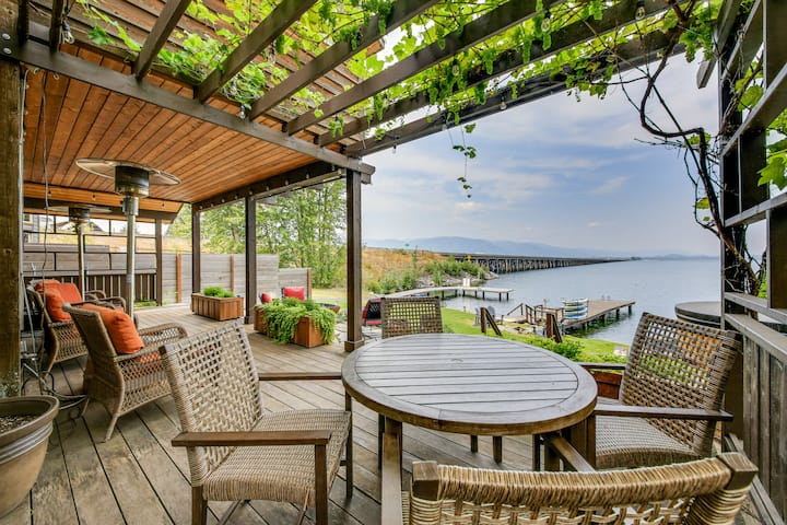 Lake Pend Oreille Oasis: Home W/ Hot Tub & Games - Sandpoint, ID