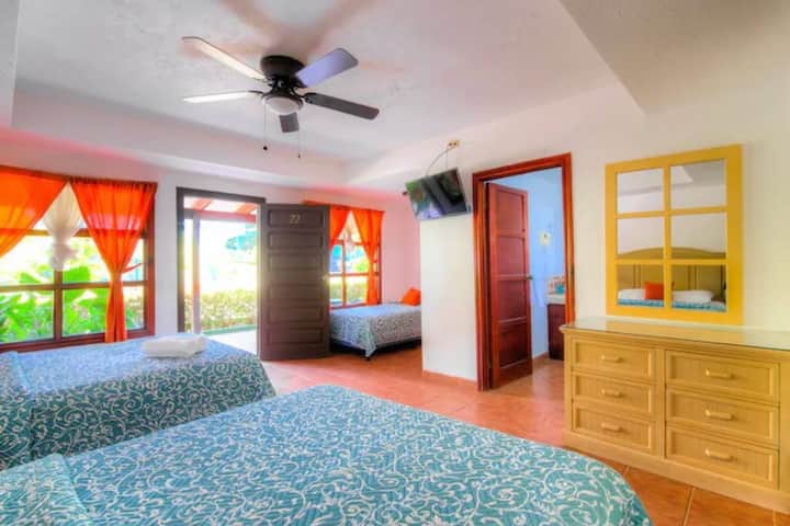 Beach Break Resort Family - 2 Queens+1 Single Bed - Costa Rica