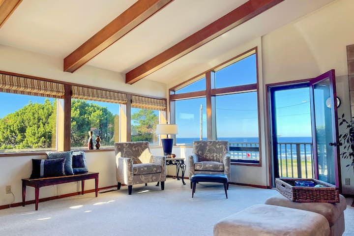 Ocean Views! Sandy Beach! ~Cliffside Retreat - 뉴포트