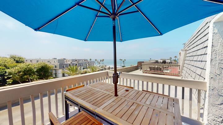 B-322: The Pelican's Penthouse - Strand Beach, CA