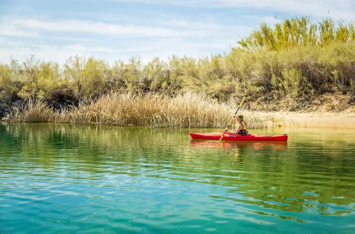 4 X River View Room At Edgewater Casino Resort - Laughlin, NV