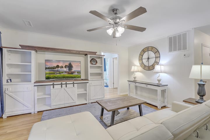Charming James Island Home - Charleston, SC