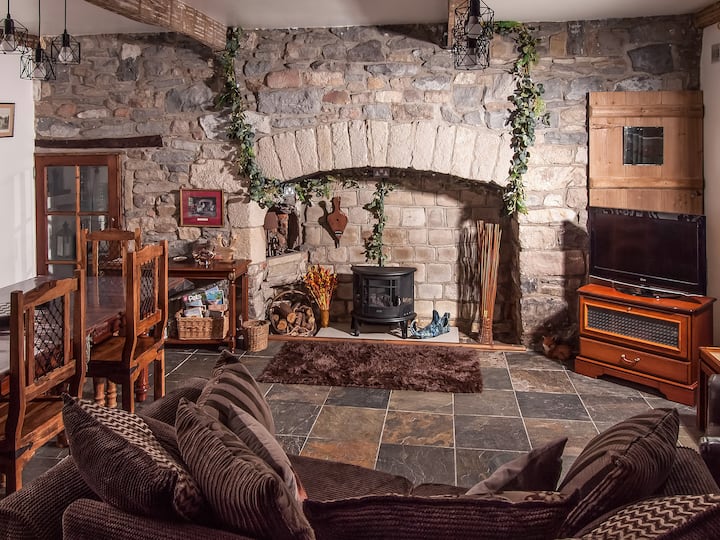 Foxtales - Clitheroe