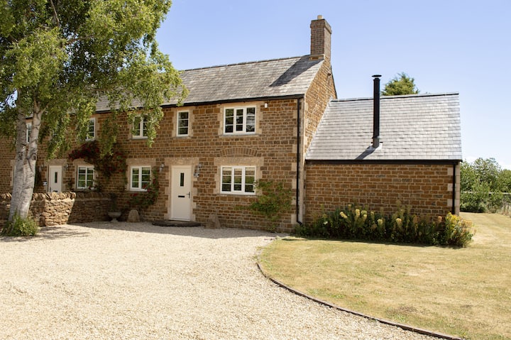 Cotswold Cottage With Large Garden - 2 Manor Farm - Banbury