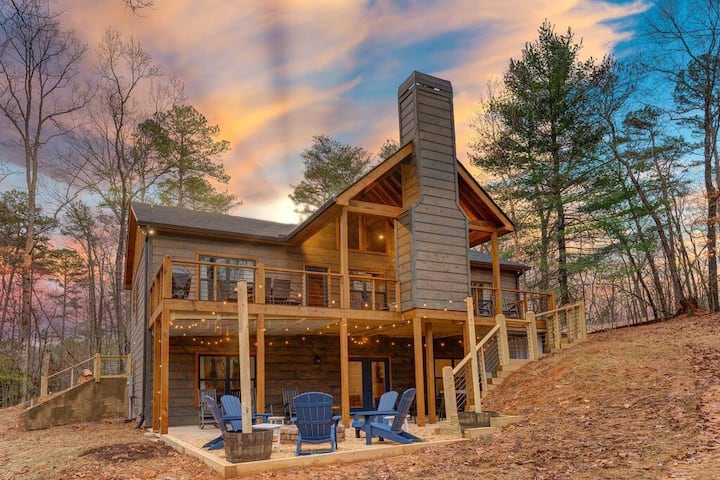 Modern 3 Kings • Bunks •Hottub • Game • Movieroom - Ellijay, GA