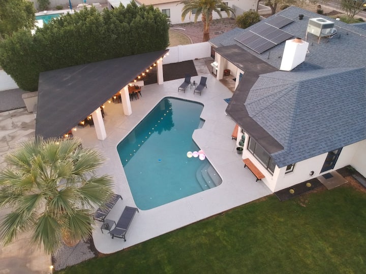 5br Resort-style Oasis|2 Primary's|cabana|gameroom - Chandler, AZ