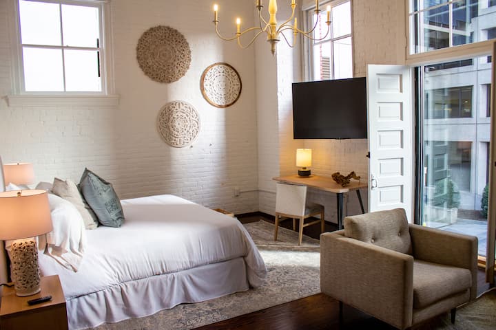 Parisian Apartment-room Six - Roanoke, VA