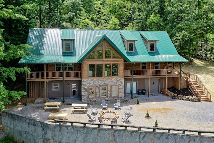 Lodge With Big Views, Hot Tub, Theater, Game Room - Townsend, TN