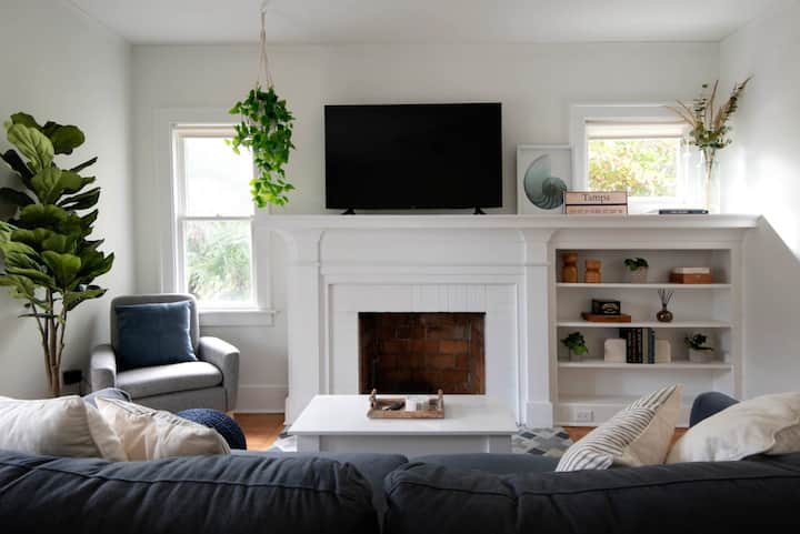 Soho Escape By Brightwild | Gorgeous Apt In Soho - Tampa, FL