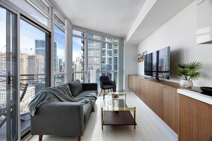 32nd Floor City View W Balcony Wfh Set Up Parking - Toronto