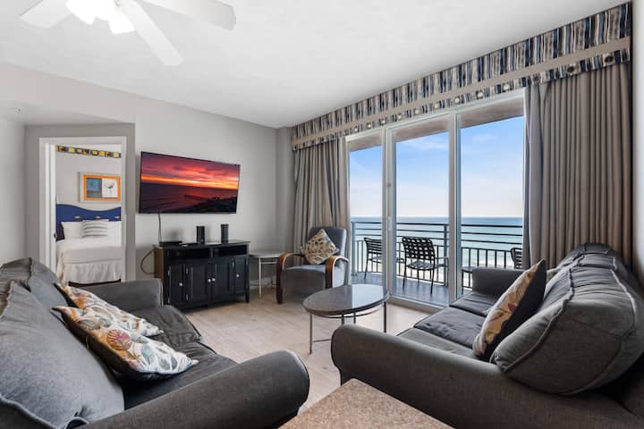 Seventh Floor Serenity: Updated 3br Oceanfront - Daytona Beach, FL