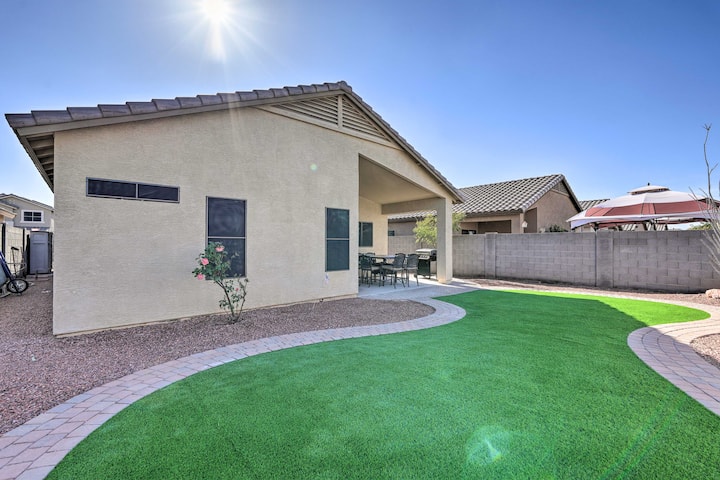 Private Yard: Sunlit Peoria Vacation Rental! - Peoria, AZ