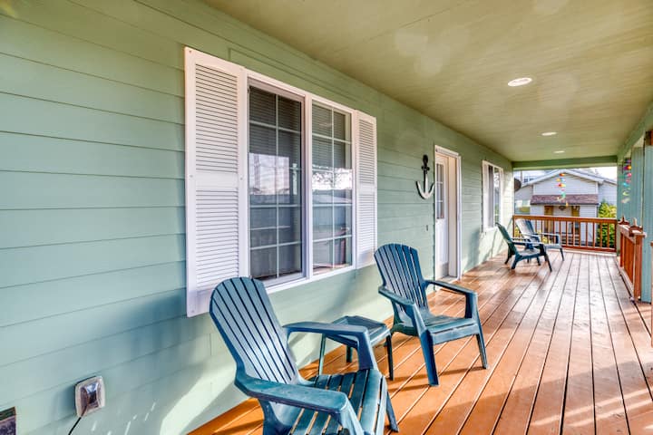 Single-level-fenced Yard-fire Pit-decks - Rockaway Beach, OR