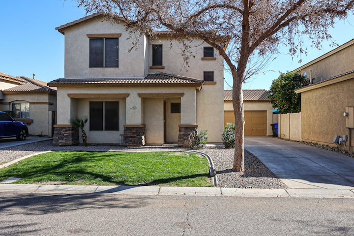 Charming Chandler 2-story Home - 3br - Chandler, AZ
