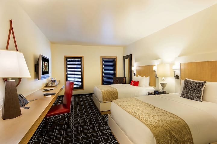 4 Large Units Close To Municipal Rose Garden! - Santa Clara, CA