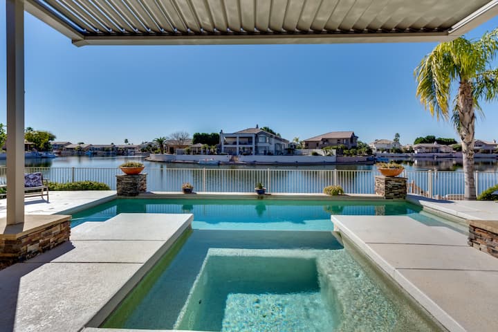 Amazing! 4br Waterfront Heated Pool-spa + Boat - Glendale, AZ