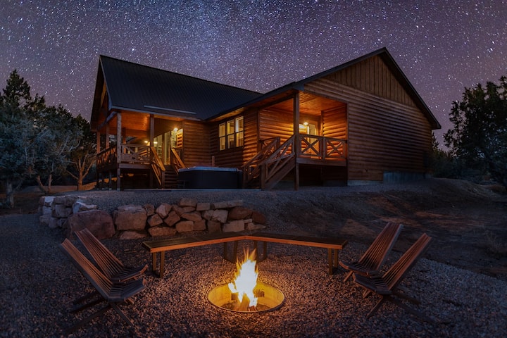 Moonlight Lodge | Private Hot Tub | Zion Np - Orderville, UT