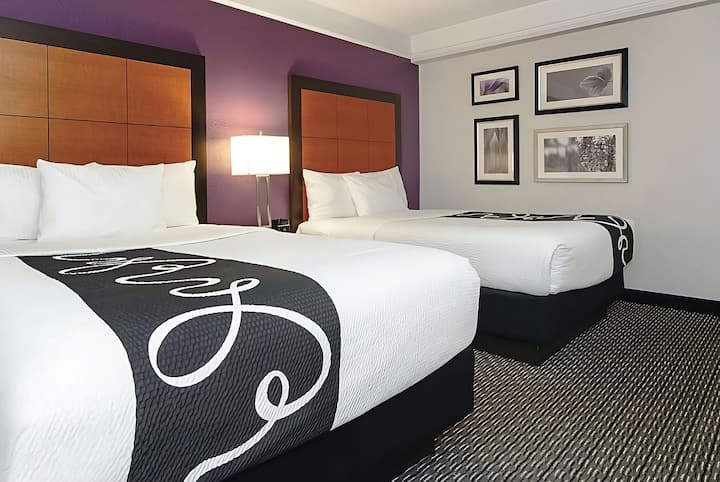 4x 2 Dbl Beds At La Quinta Inn-ontario Airport - Rancho Cucamonga, CA