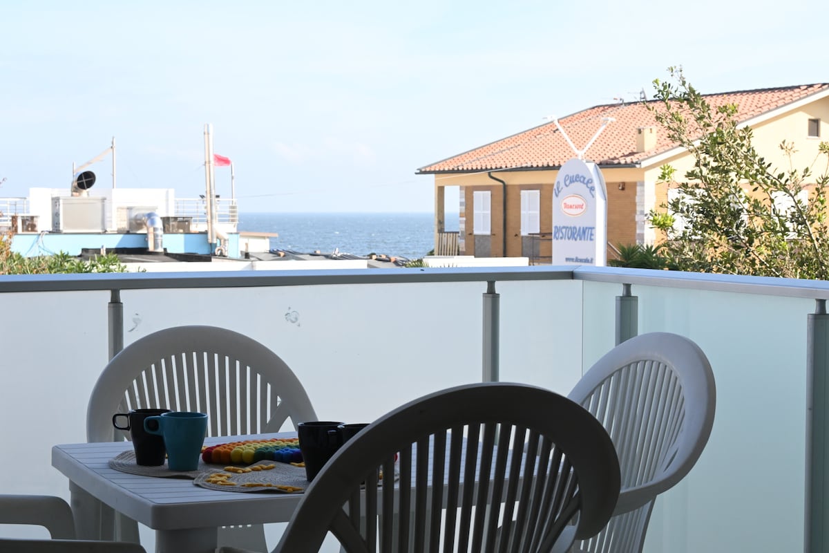 M033 - Marcelli, apartment in the center - Apartments for Rent in ...