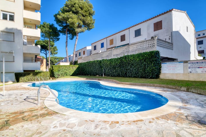 Ana : Appartement à L'escala Avec Piscine Communau - Albons