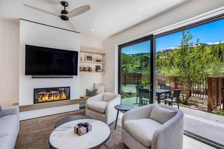 Electric Pass Lodge 105 - Snowmass Village, CO